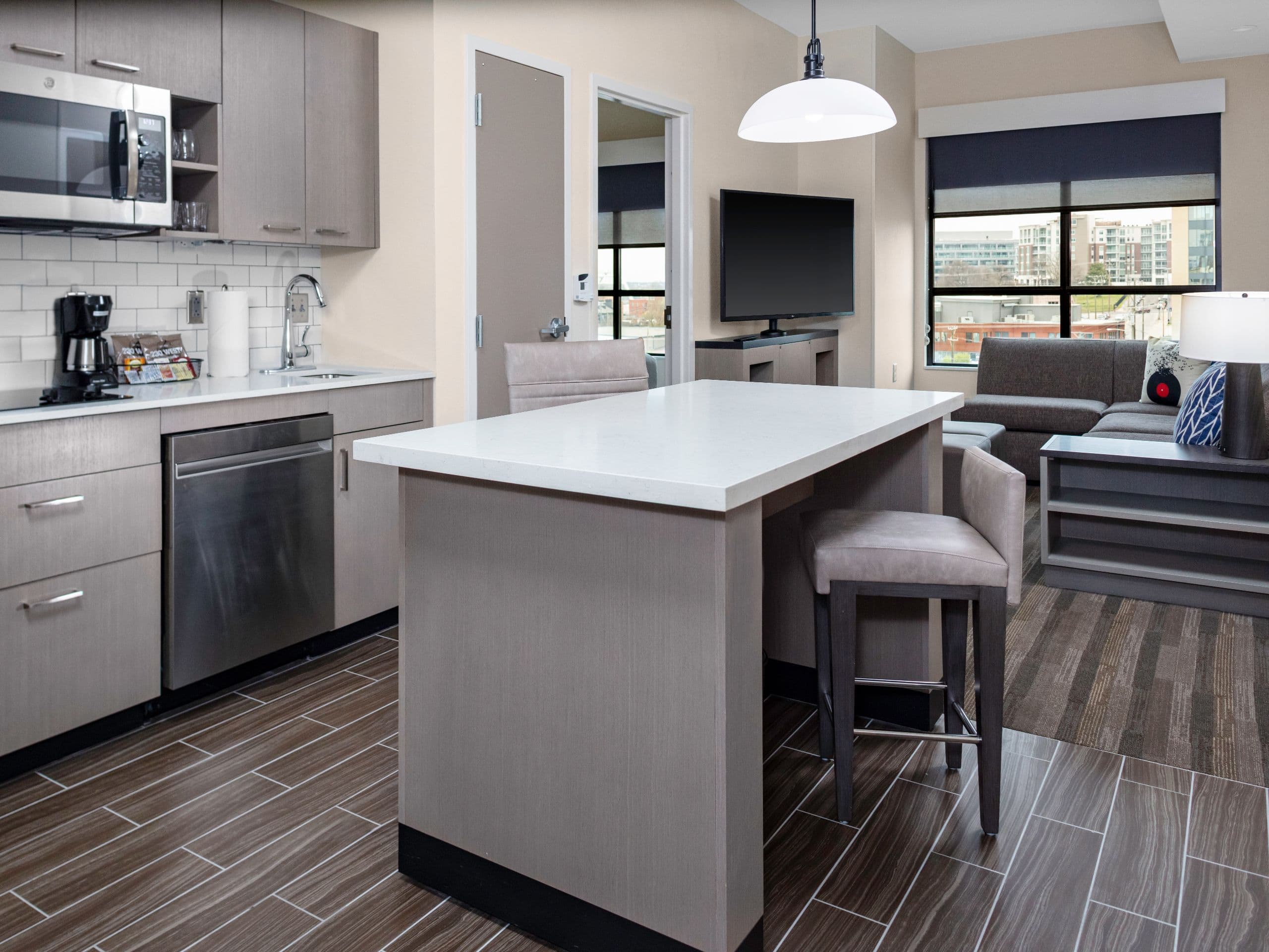 Hotel Suites with Kitchens | Hyatt House Nashville Downtown