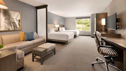 Hotel Photos | Hyatt Place Fort Lee / George Washington Bridge