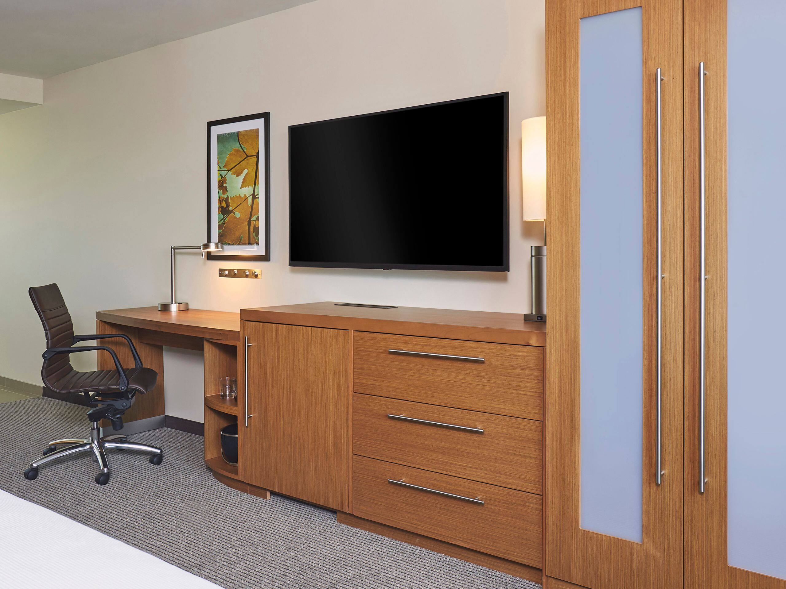 Hotel Rooms With Sofa Bed | Hyatt Place Toronto / Mississauga