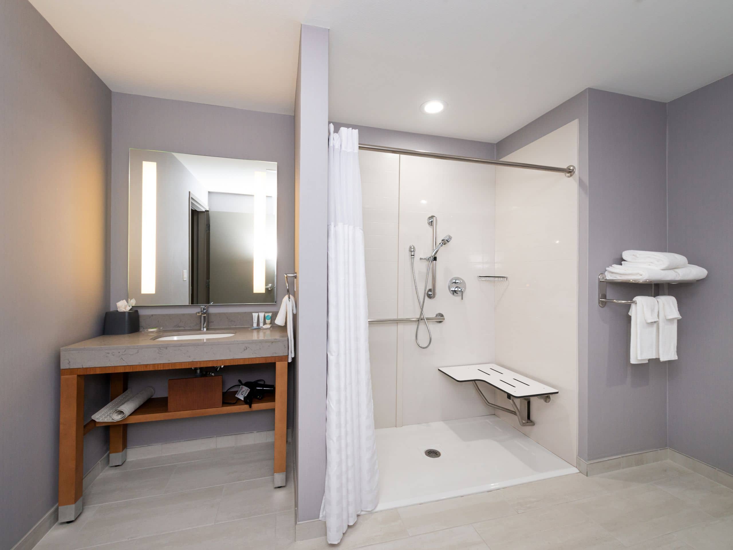 Hotel Rooms near The Harbor Rockwall | Hyatt Place Dallas / Rockwall