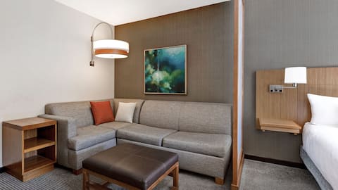 Nice Hotel in Normal near Illinois State University | Hyatt Place ...