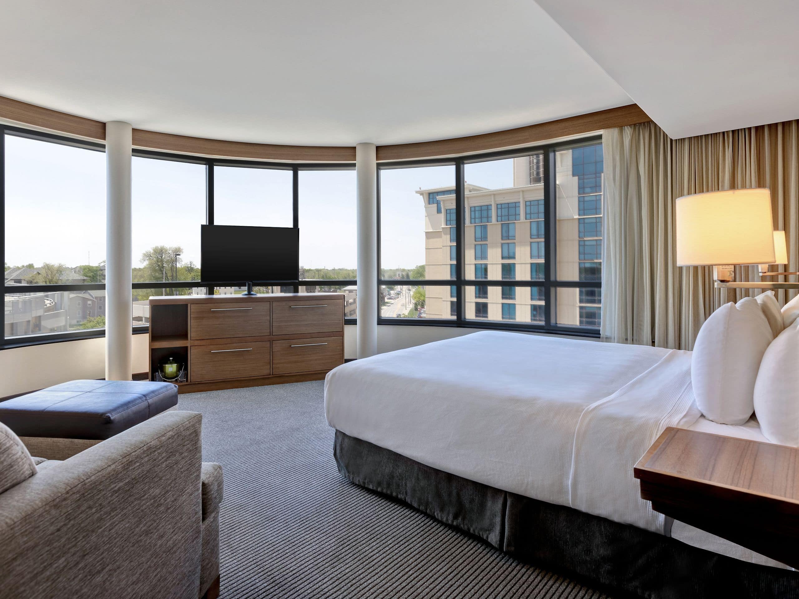 Casual Hotel Rooms near Illinois State University | Hyatt Place ...