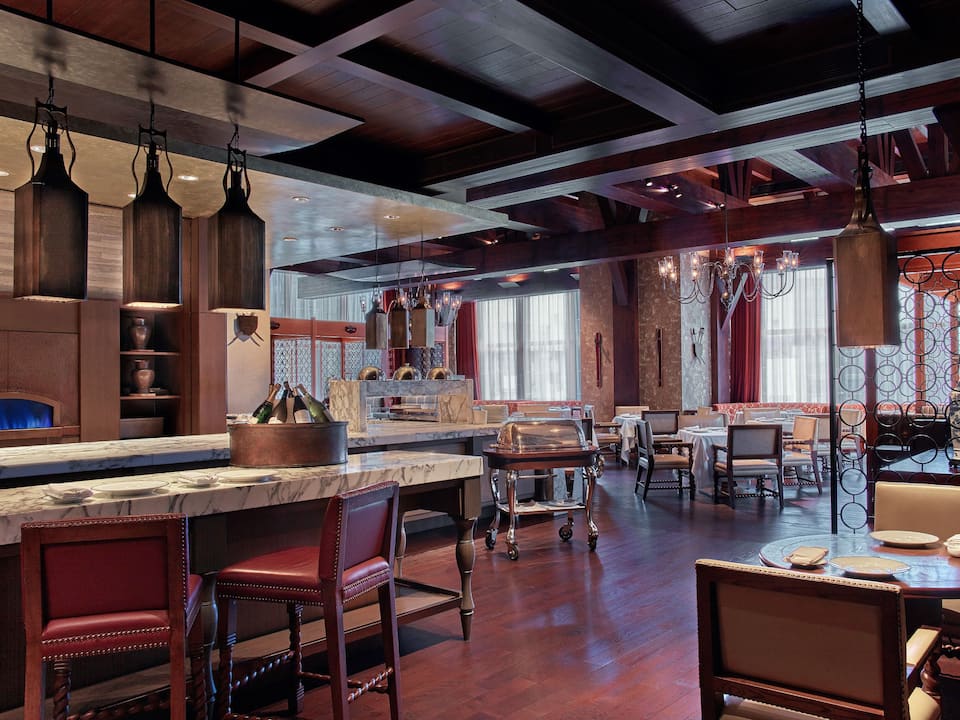 Hugo’s | Hyatt Regency Hong Kong, Tsim Sha Tsui