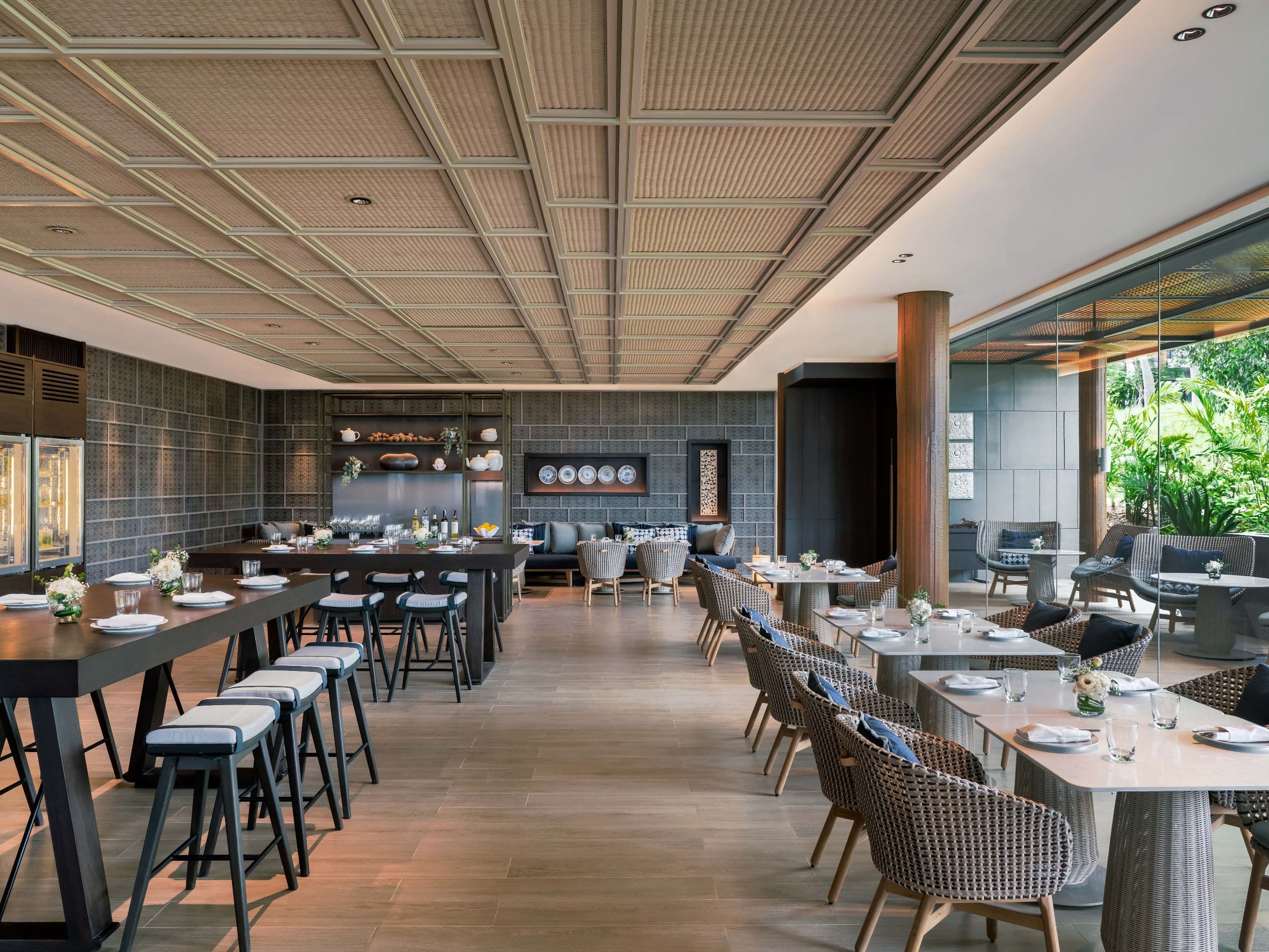 Relax in 5-Star Luxury Resort: Oceanfront Pool Villas, Suites, and ...