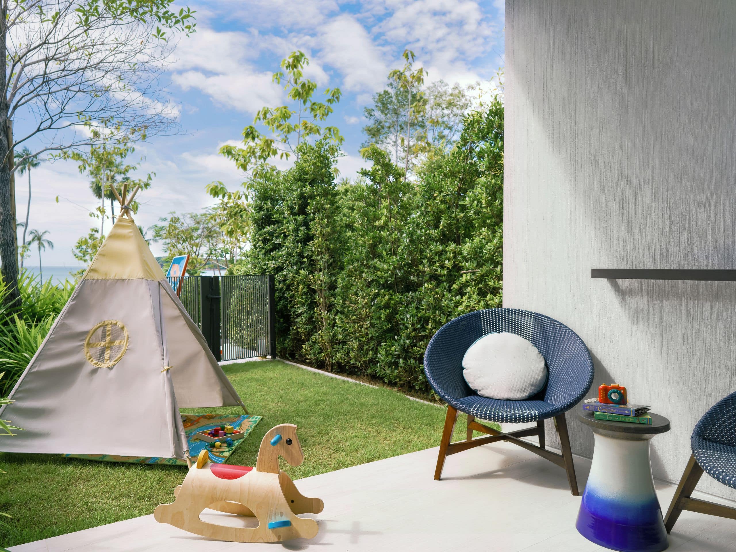 Relax in 5-Star Luxury Resort: Oceanfront Pool Villas, Suites, and ...