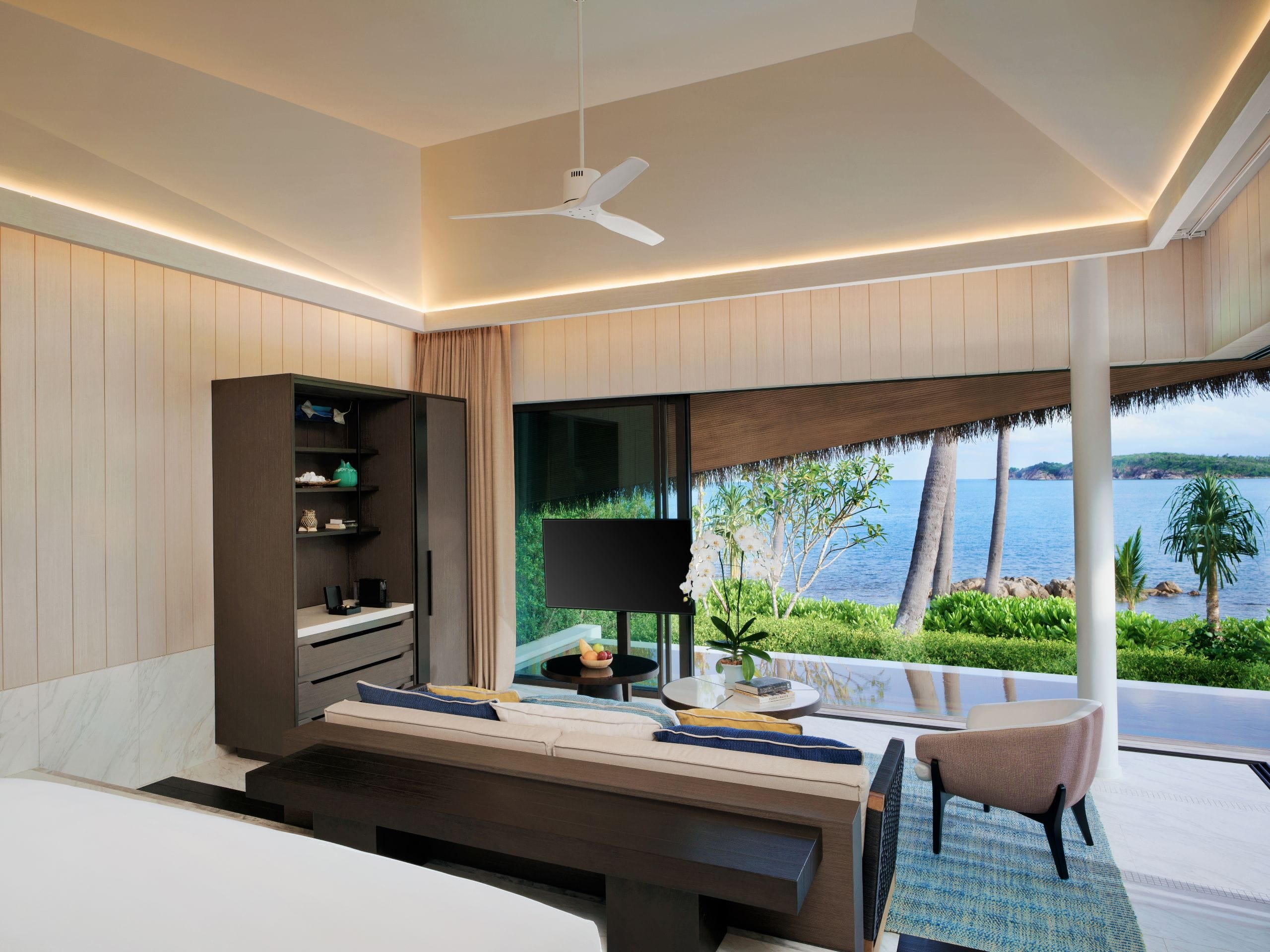 Relax in 5-Star Luxury Resort: Oceanfront Pool Villas, Suites, and ...
