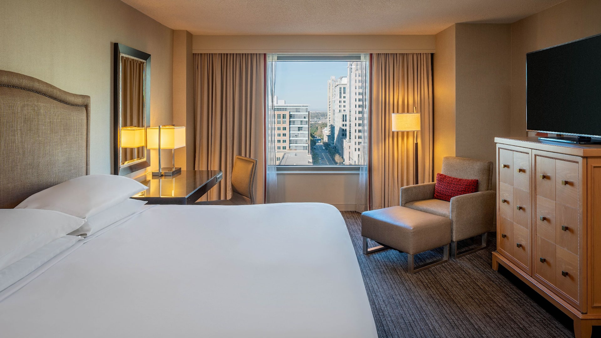 Charming Reston Town Center Hotel | Hyatt Regency Reston