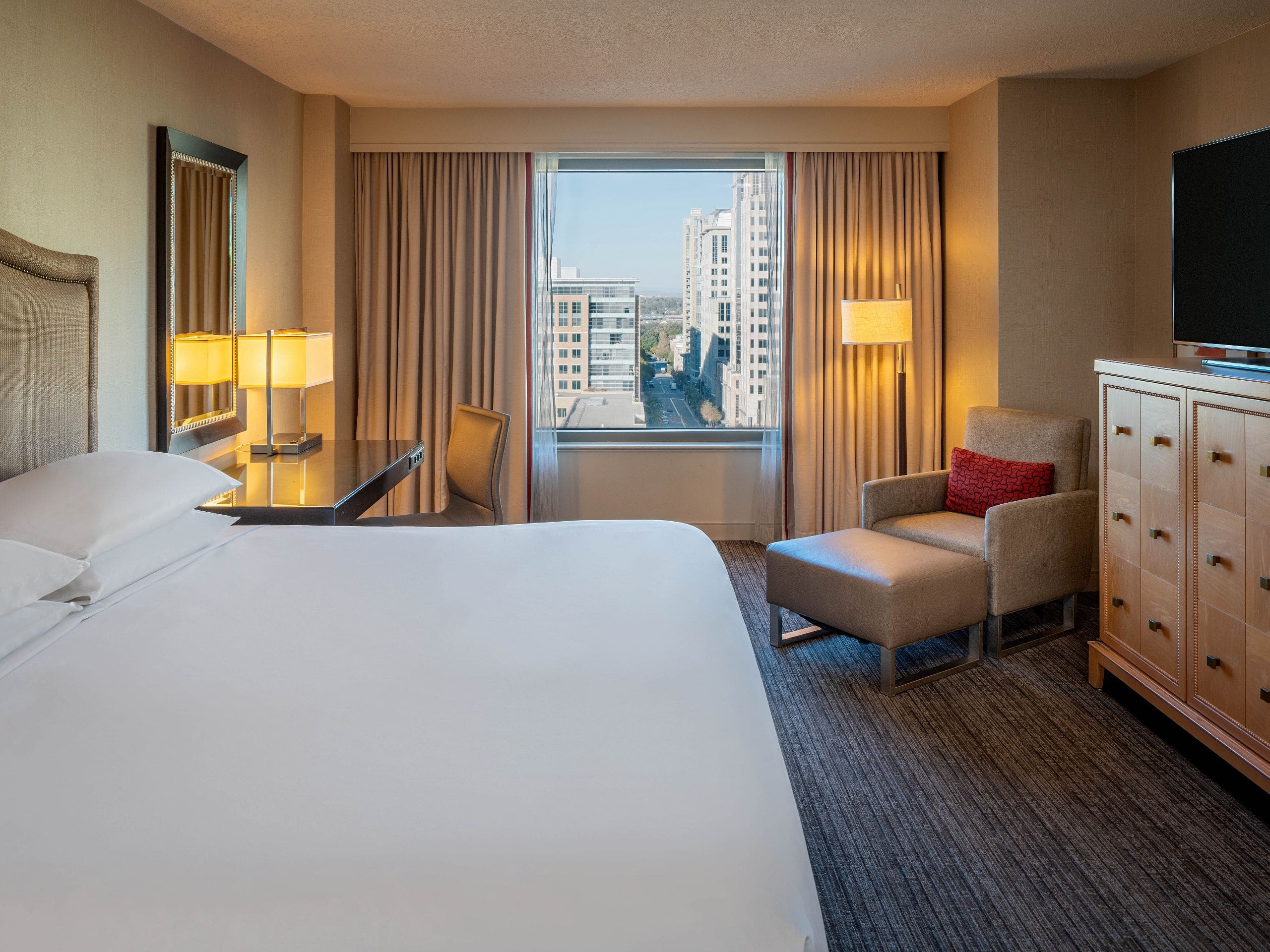 Отели рядом с международным аэропортом Даллеса | Hyatt Regency Reston