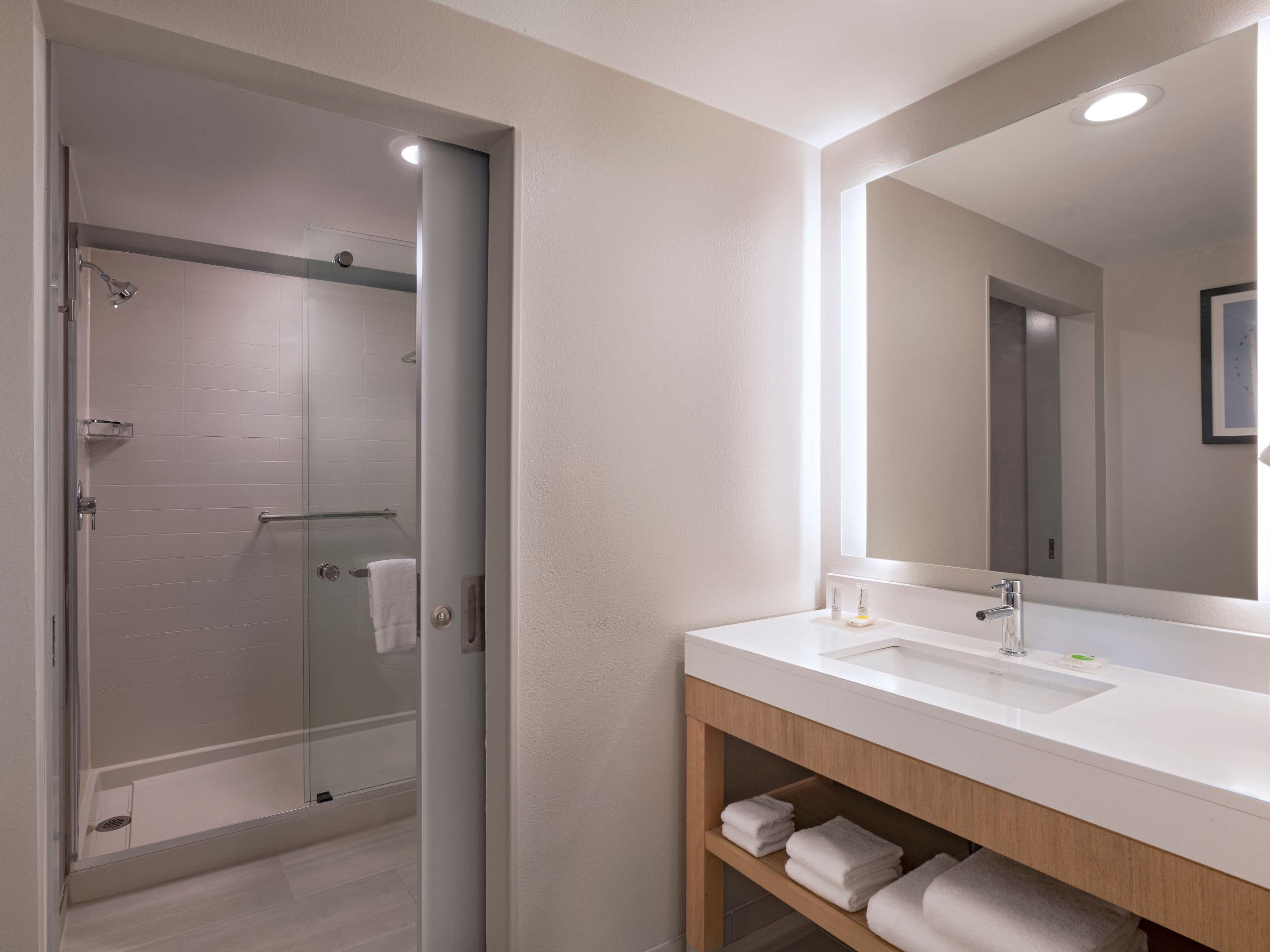 Spacious Rooms Near University of Texas - Austin | Hyatt Place Austin ...