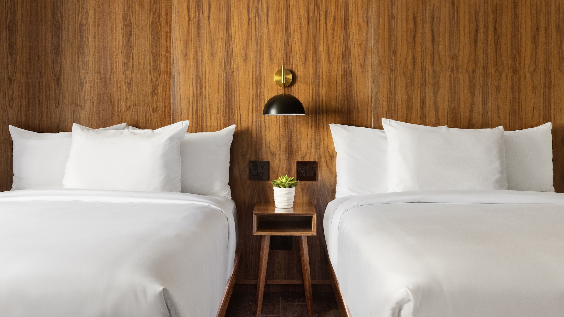 Midtown Manhattan Hotel Suites with a View | Grayson Hotel