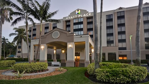 Hotel Photos | Hyatt Place Miami Airport-West/Doral