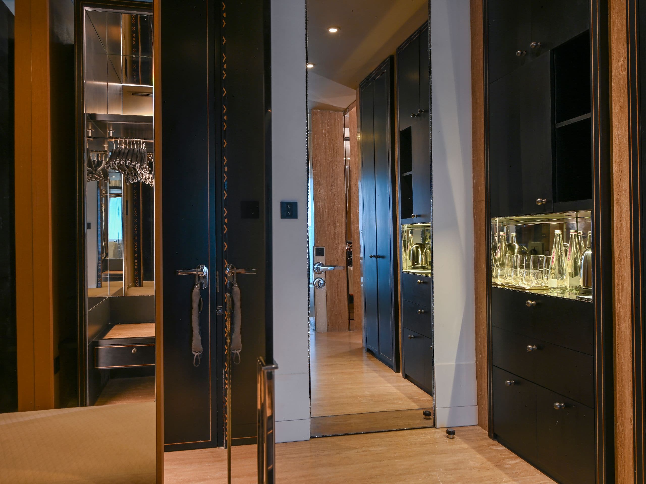 Luxury Rooms & Suites in Gurgaon | Grand Hyatt Gurgaon