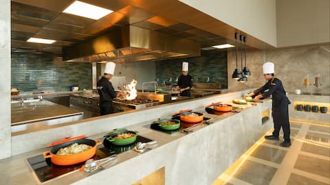 Restaurants in Bharuch | Hyatt Place Bharuch