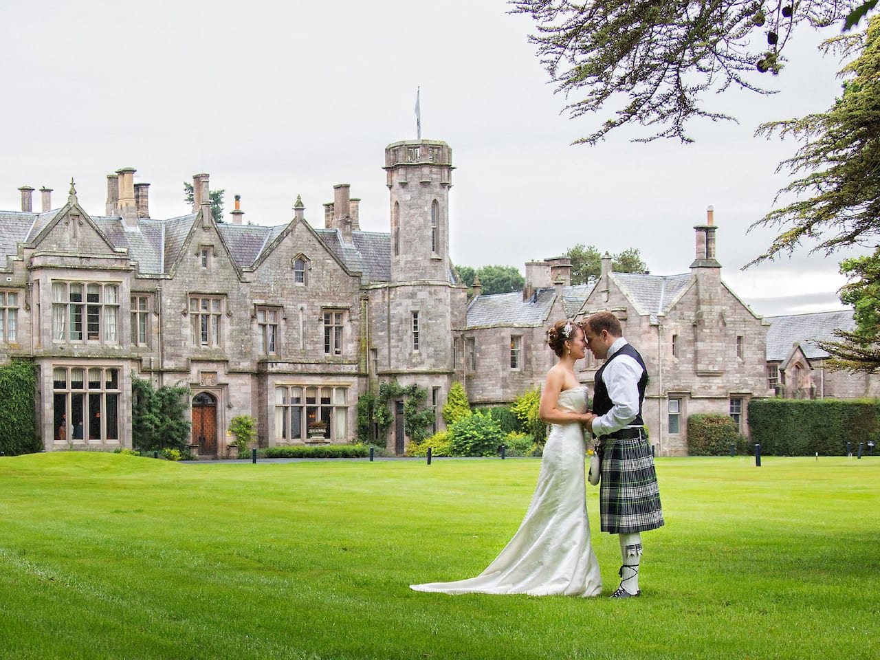 Luxury accommodation in the Scottish Borders | SCHLOSS Roxburghe