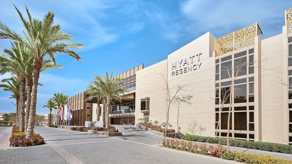 A 5-star Hotel near Giza Pyramids | Hyatt Regency Cairo West