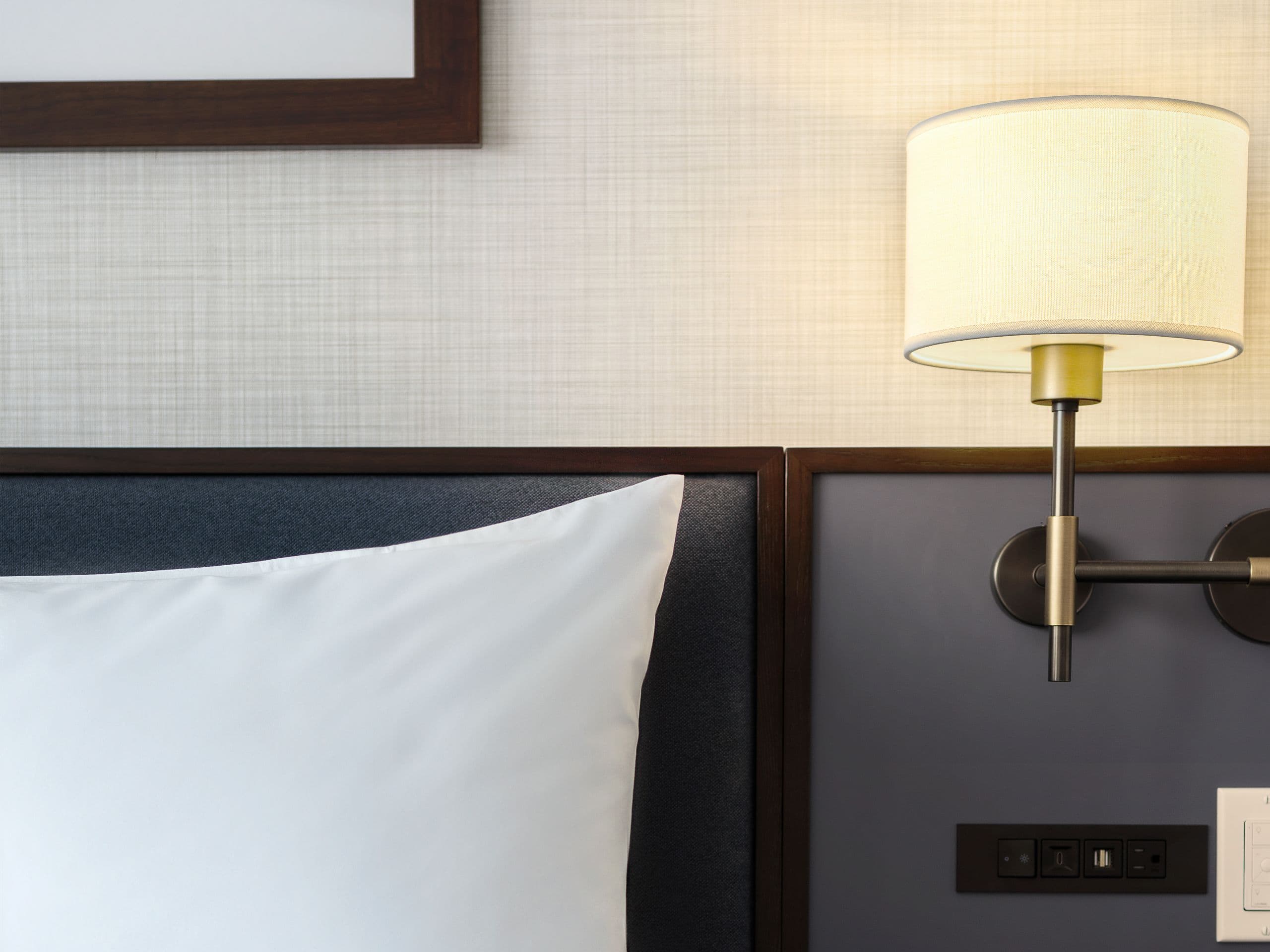 Modern contemporary hotel rooms Leeds city centre | Hyatt Place Leeds