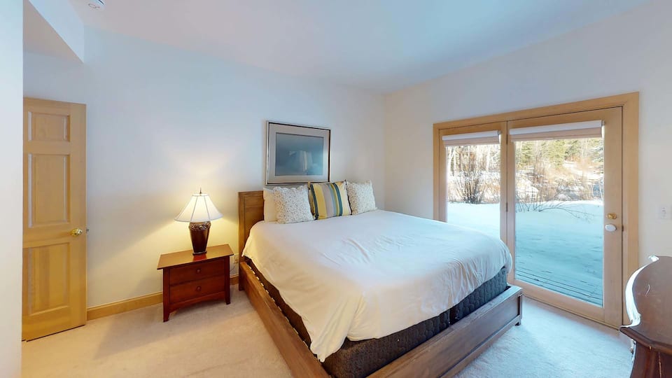 Condo Rentals on Vail Mountain | Vail Residences at Cascade Village