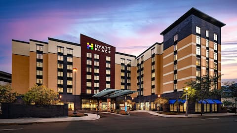 Hotel Photos | Hyatt Place Pittsburgh-North Shore