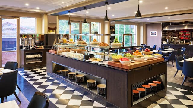 The Promenade Café | Hyatt Hotel Canberra – A Park Hyatt Hotel