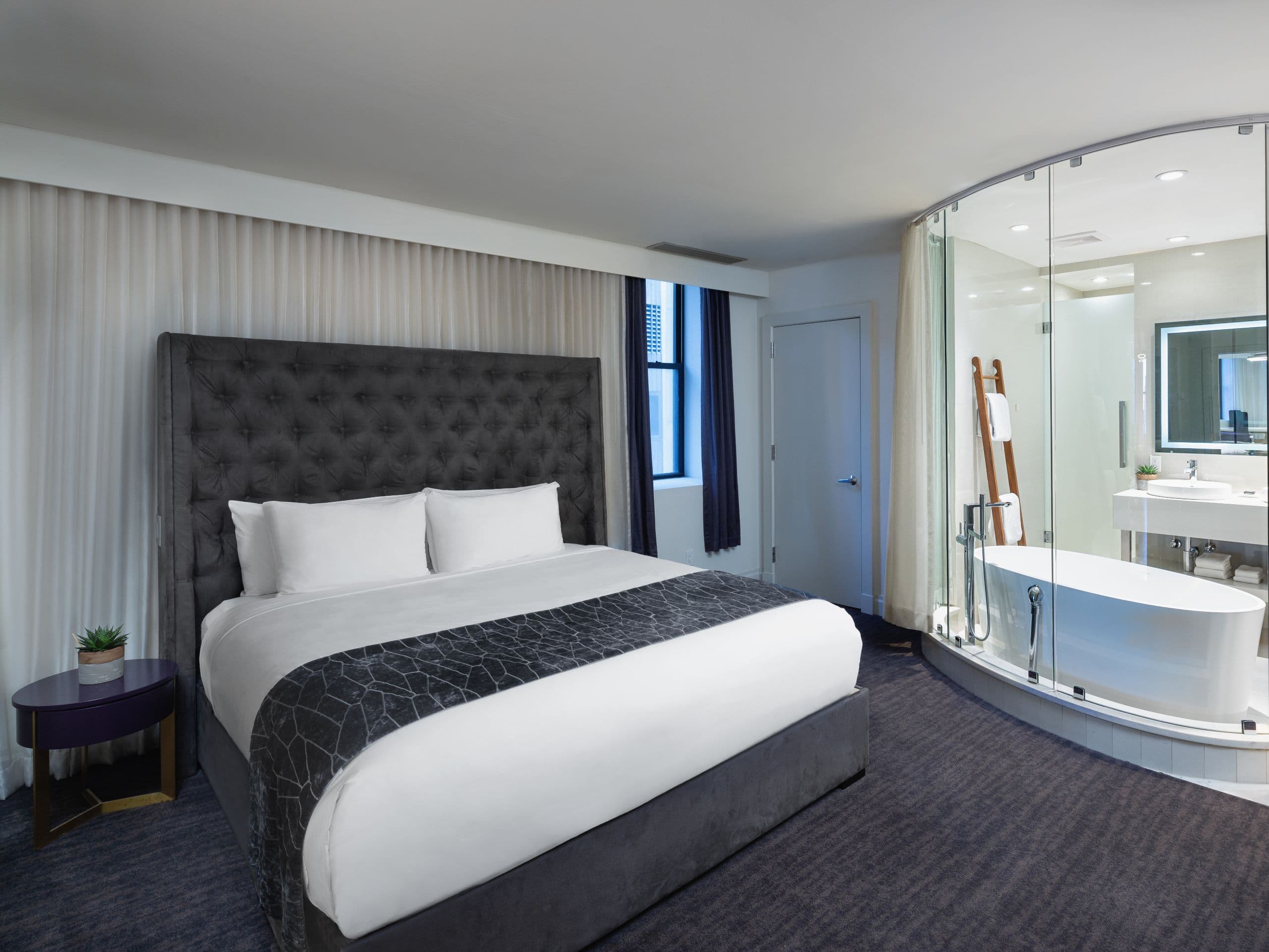 Hotel Suites in Manhattan, NYC | Dream Midtown, by Hyatt