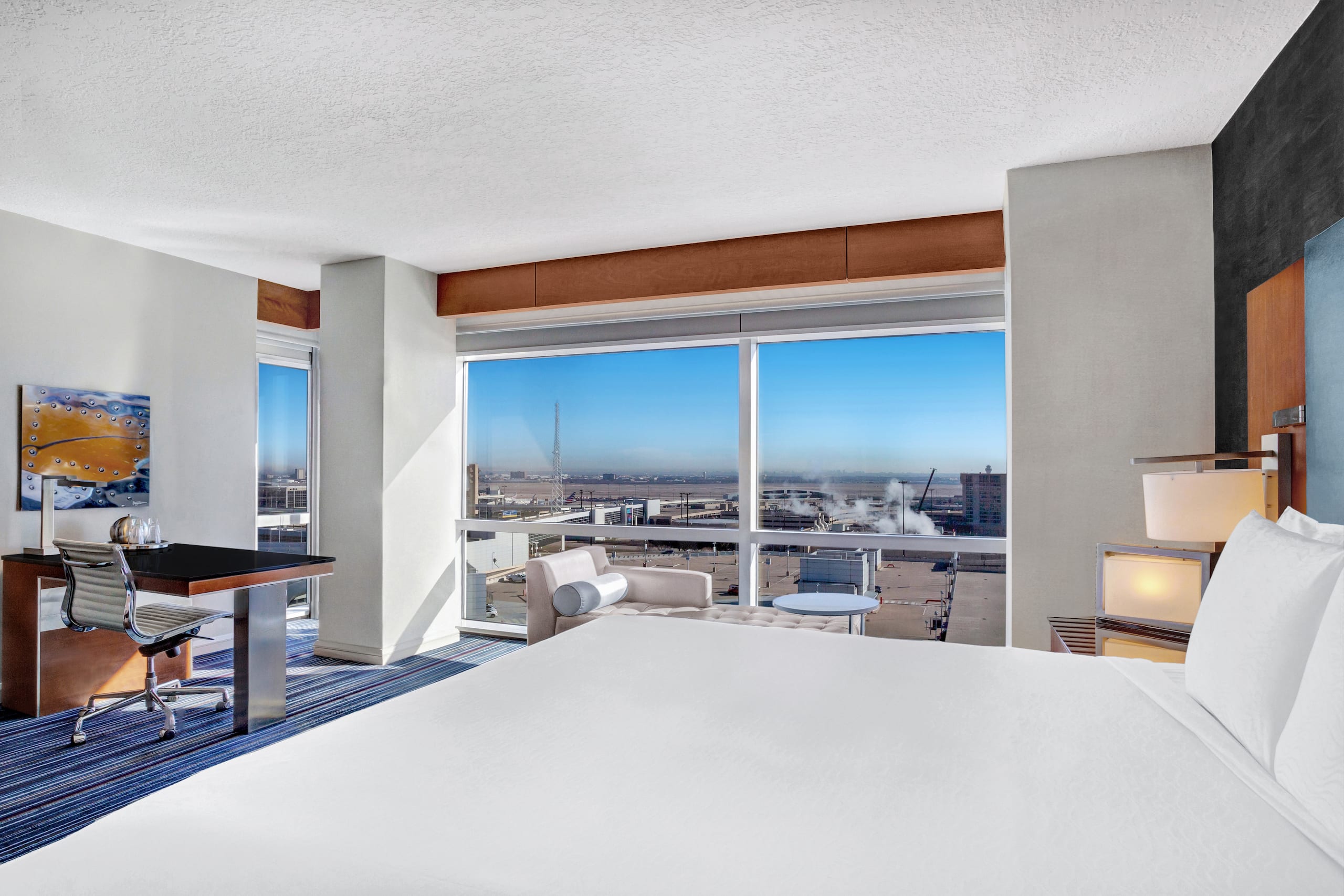 DFW Airport Hotel Suites With Runway Views | Grand Hyatt DFW