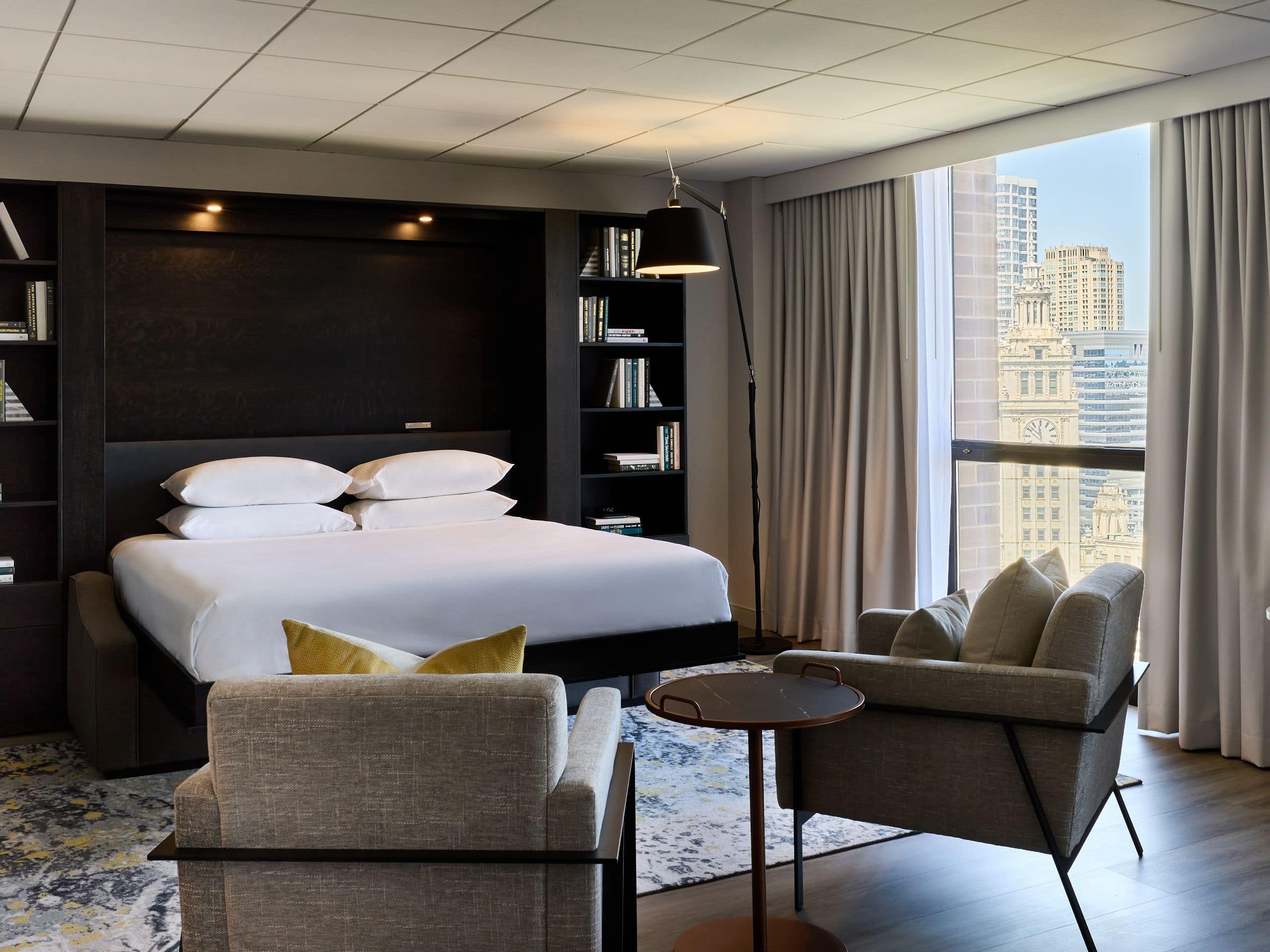 Spacious Hotel Suites in Downtown Chicago | Hyatt Regency Chicago