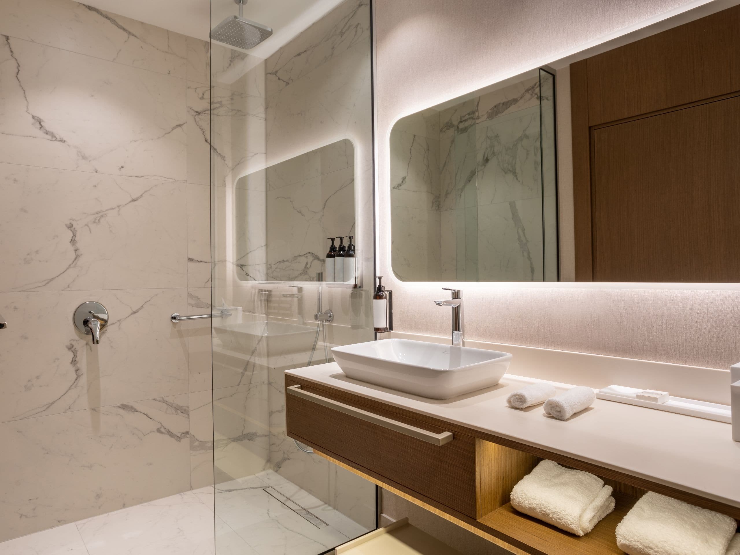 Luxury 5-Star Resort Rooms and Suites | Hyatt Regency Kotor Bay Resort