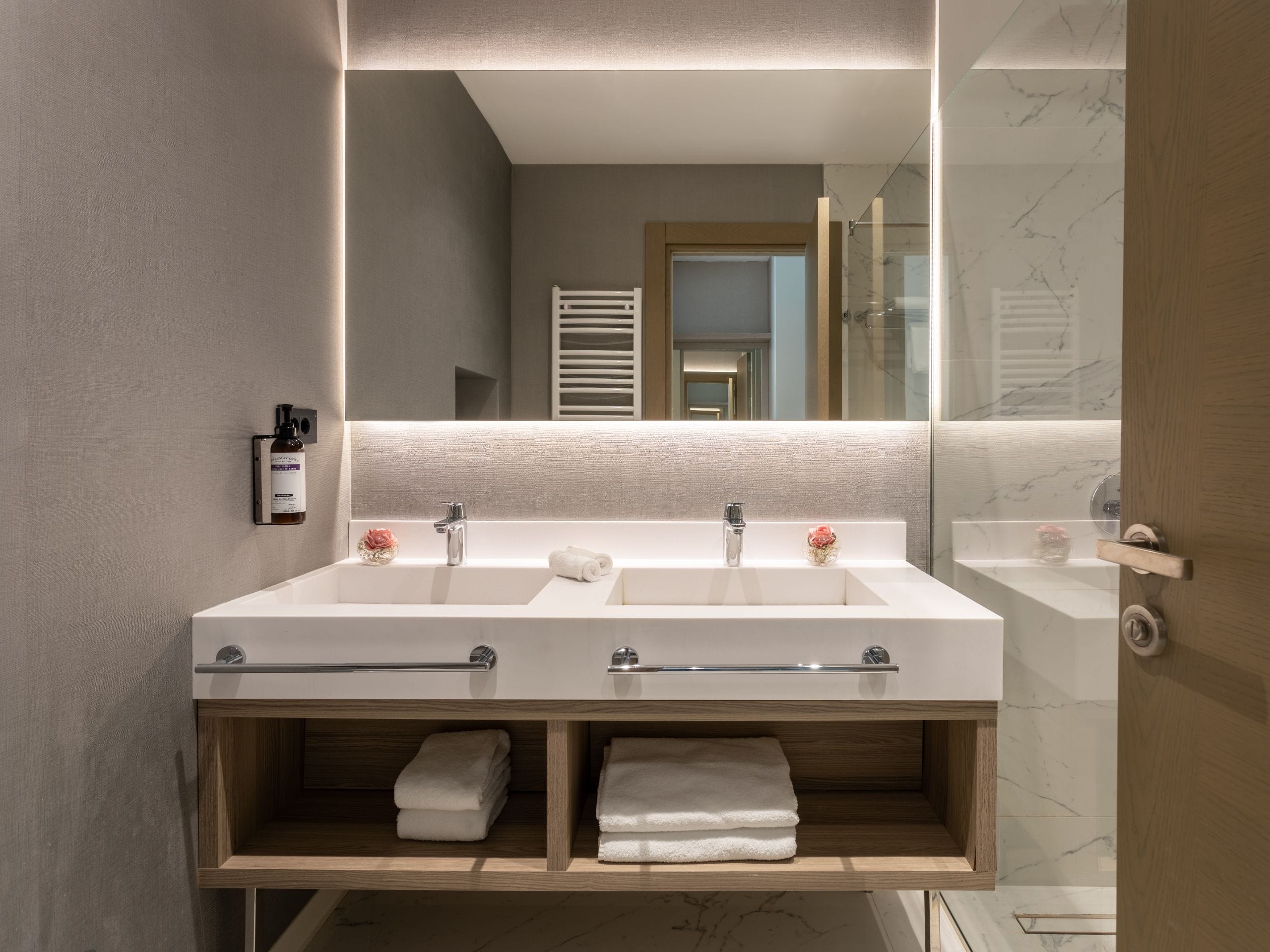 Luxury 5-Star Resort Rooms and Suites | Hyatt Regency Kotor Bay Resort