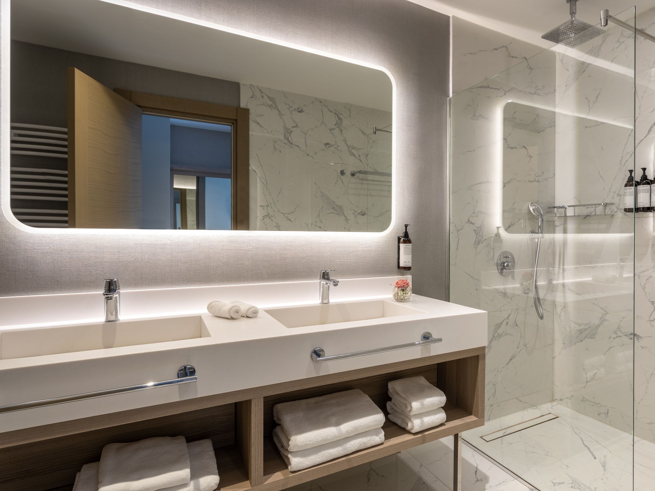 Luxury 5-Star Resort Rooms and Suites | Hyatt Regency Kotor Bay Resort