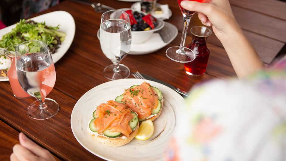 Water's Table Restaurant Renton | Hyatt Regency Lake Washington