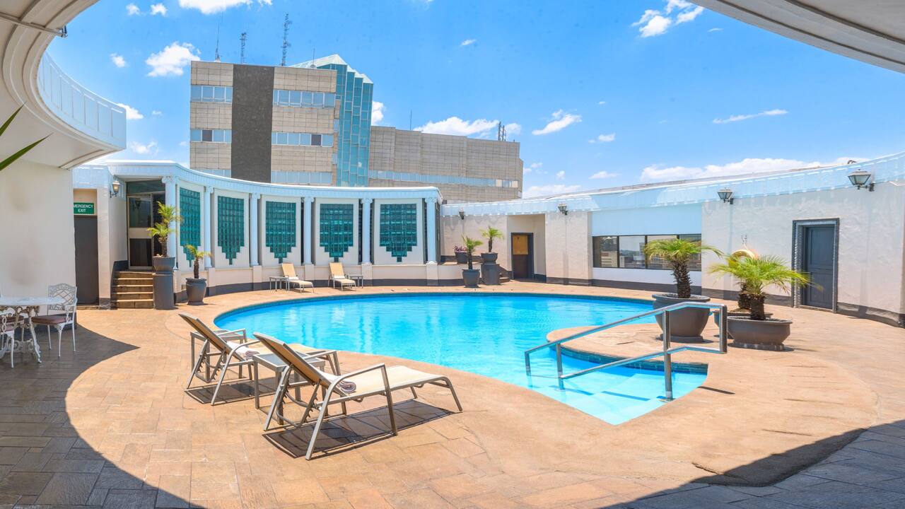 See Guest Reviews & Stunning Hotel Imagery | Meikles Hotel