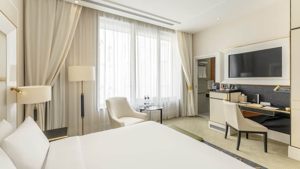 Luxury Hotel Rooms near Fashion Street Budapest | Párisi Udvar Hotel ...