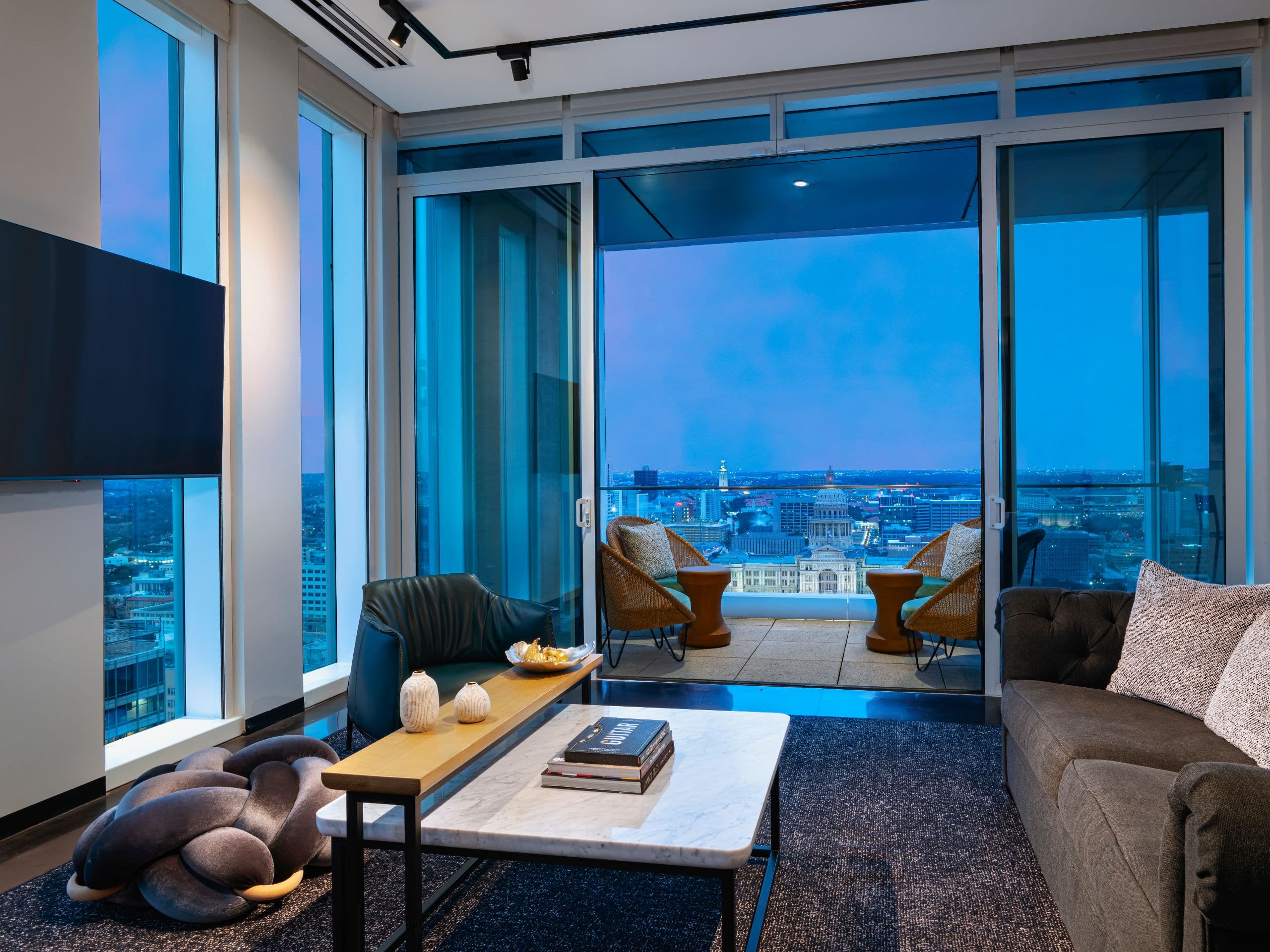 Downtown Austin Hotel Rooms & Suites | Hyatt Centric Austin