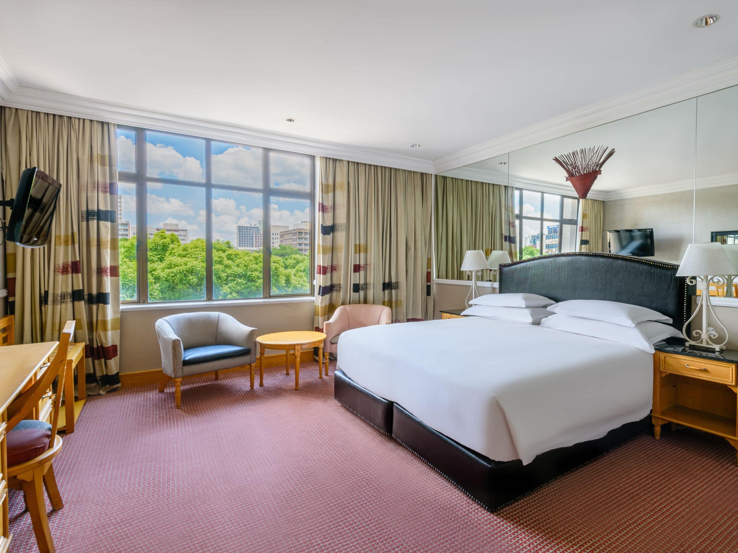 Hotel Rooms & Suites in Harare | Hyatt Regency Harare The Meikles