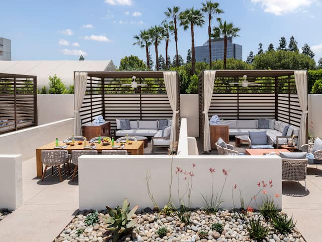 Hotel with Pool Near Disneyland | Hyatt Regency Irvine