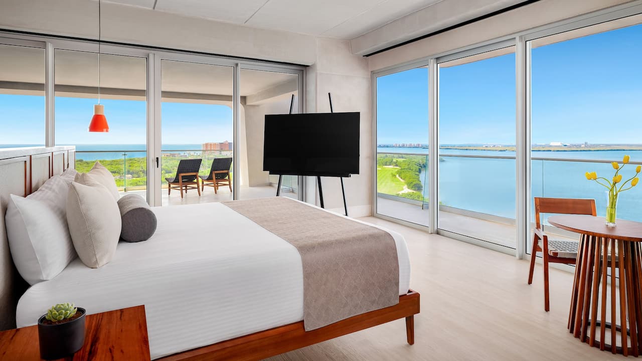 Stay at an All-Inclusive Adult Cancun Resort I Hyatt Vivid Grand Island