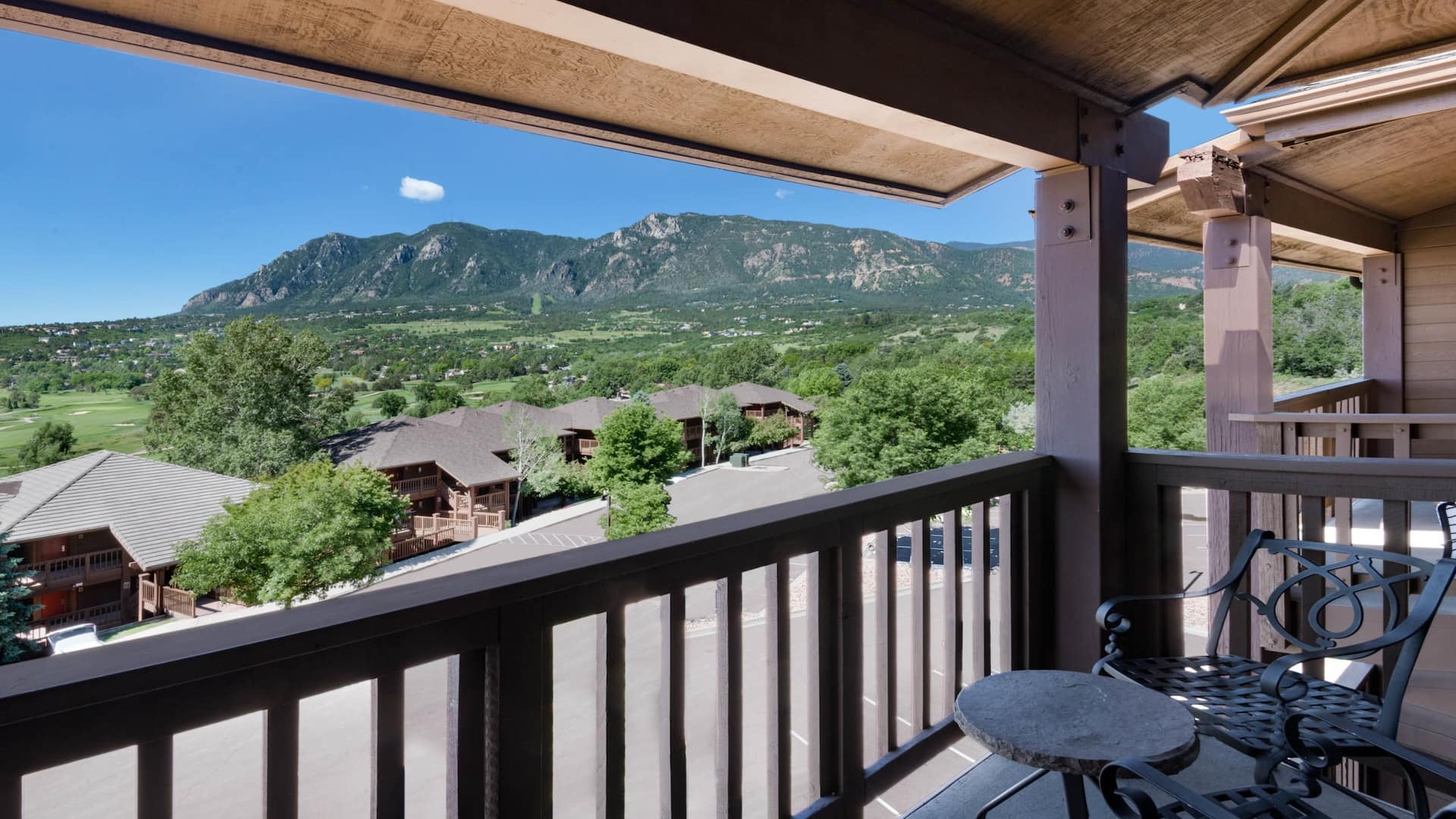 Resort Suites in Colorado Springs | Cheyenne Mountain Resort