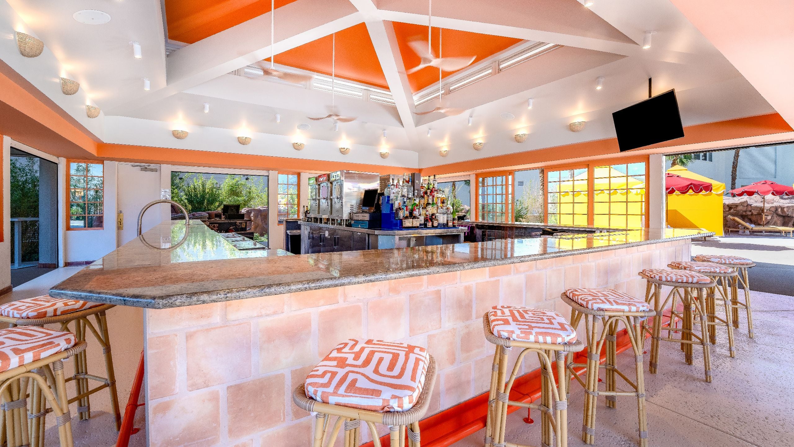 Las Vegas Hotel with Pool | Rio Hotel & Casino