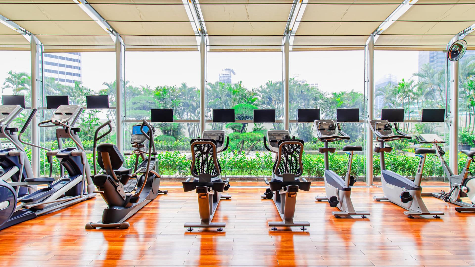 An All-Club Luxury Hotel in the Central Jakarta | Keraton at The Plaza