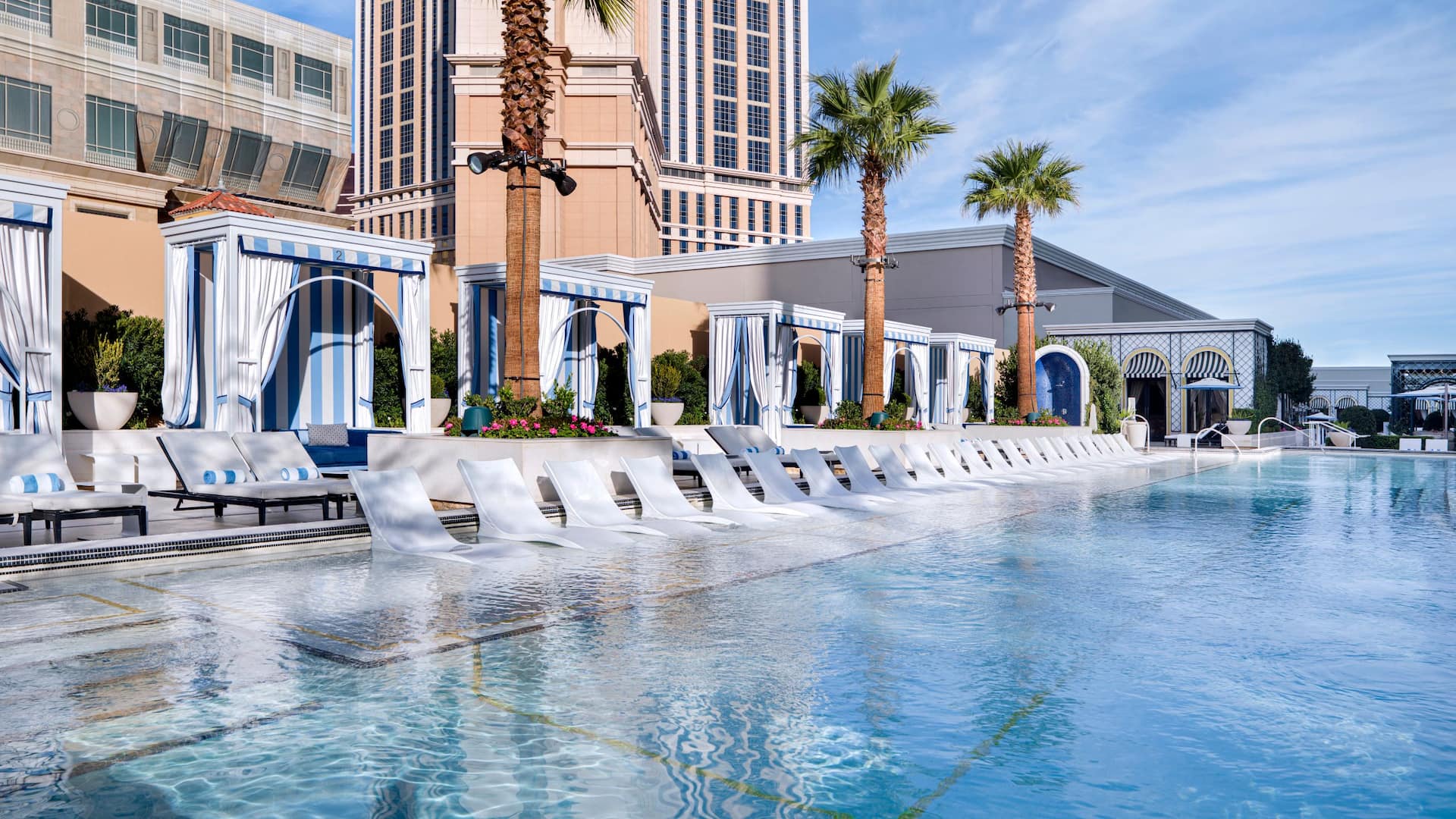 Swimming pools on the Strip | Hyatt