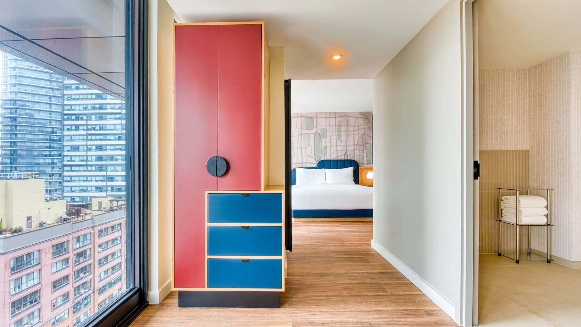 Hotel Rooms & Suites in Downtown Toronto, Canada | TOOR Hotel