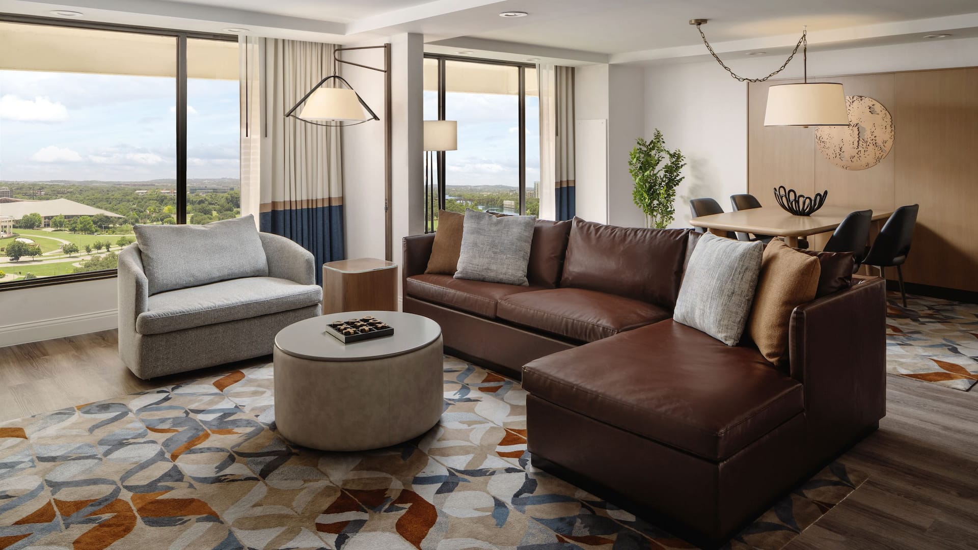 Austin Hotel Rooms & Suites with Balcony | Hyatt Regency Austin
