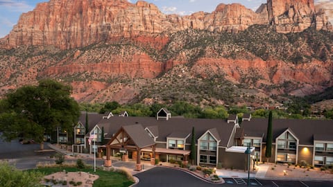 Zion National Park Hotel Photos | Hyatt Place Springdale / Zion ...